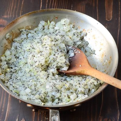 Onion Poppy Sesame Bialys - Garlic & Zest