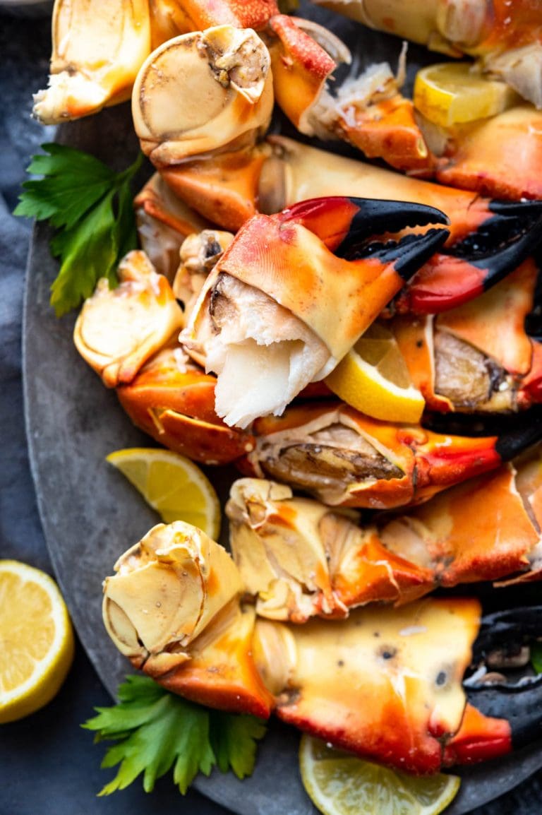 Florida Stone Crab Claws (with sauce) - Garlic & Zest
