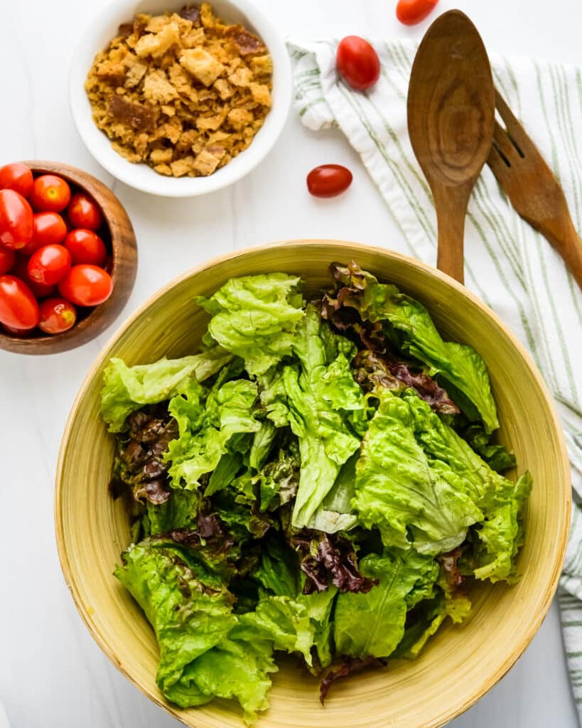 Simple Green Leaf Salad - Garlic & Zest