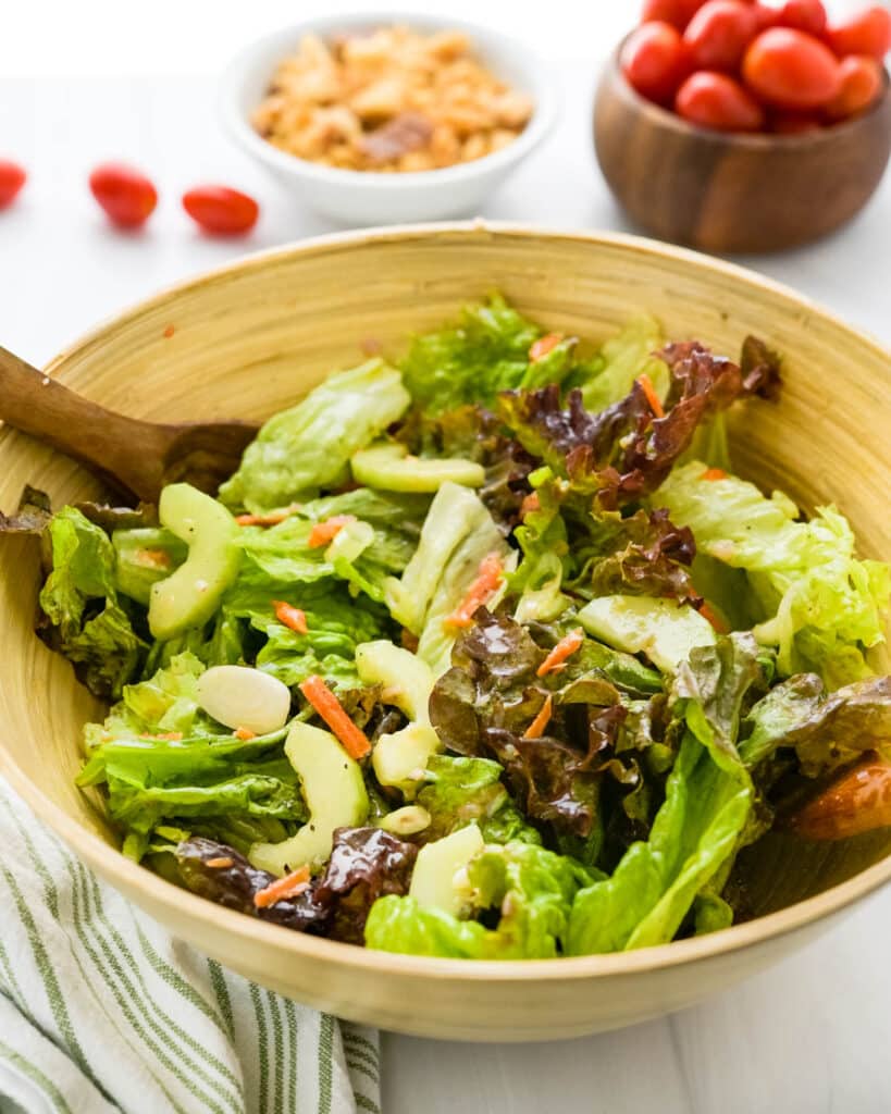 Simple Green Leaf Salad - Garlic & Zest