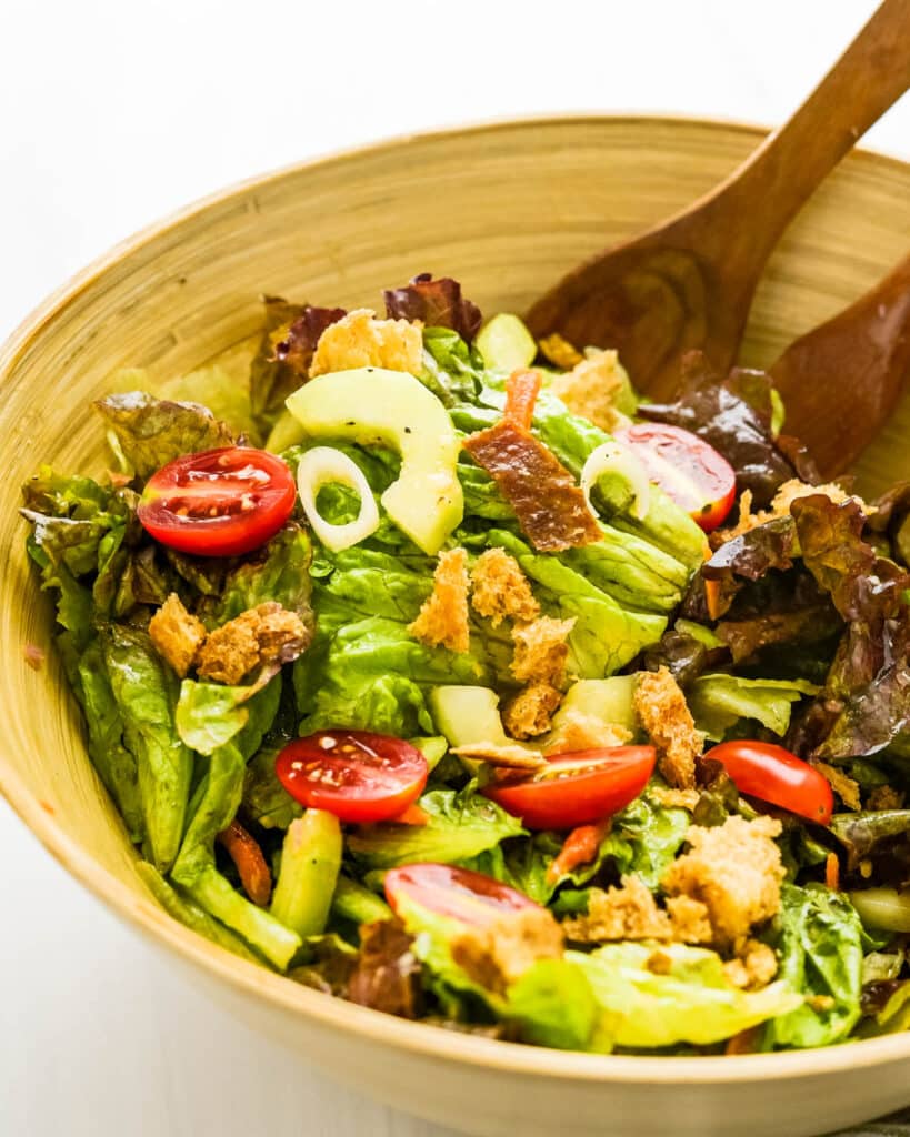 Simple Green Leaf Salad - Garlic & Zest